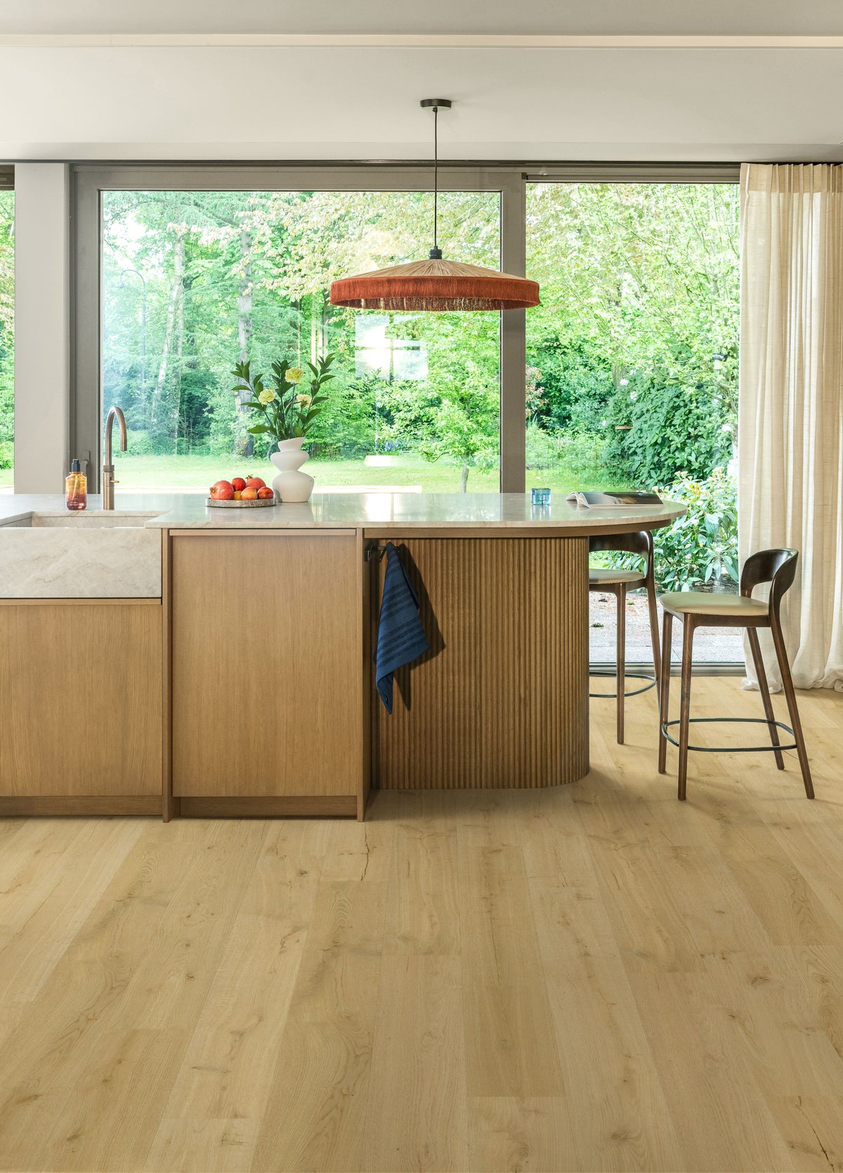 Quickstep Impressive Almond Oak | Waterproof Laminate Flooring ...